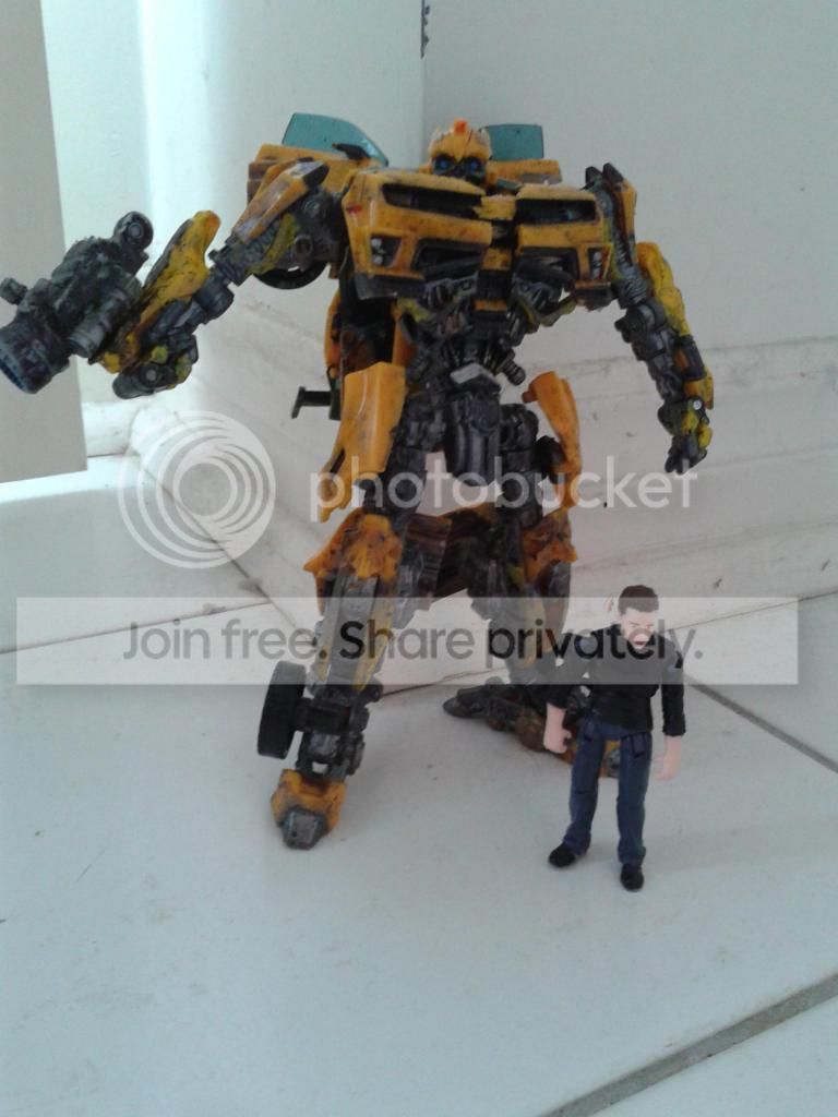 Heavy/Scratch: - DOTM Deluxe Bumblebee with Stealth Force Mode ...